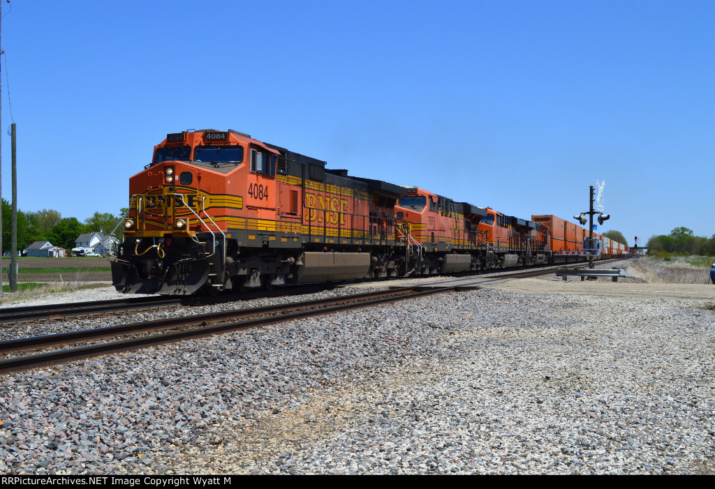 BNSF 4084